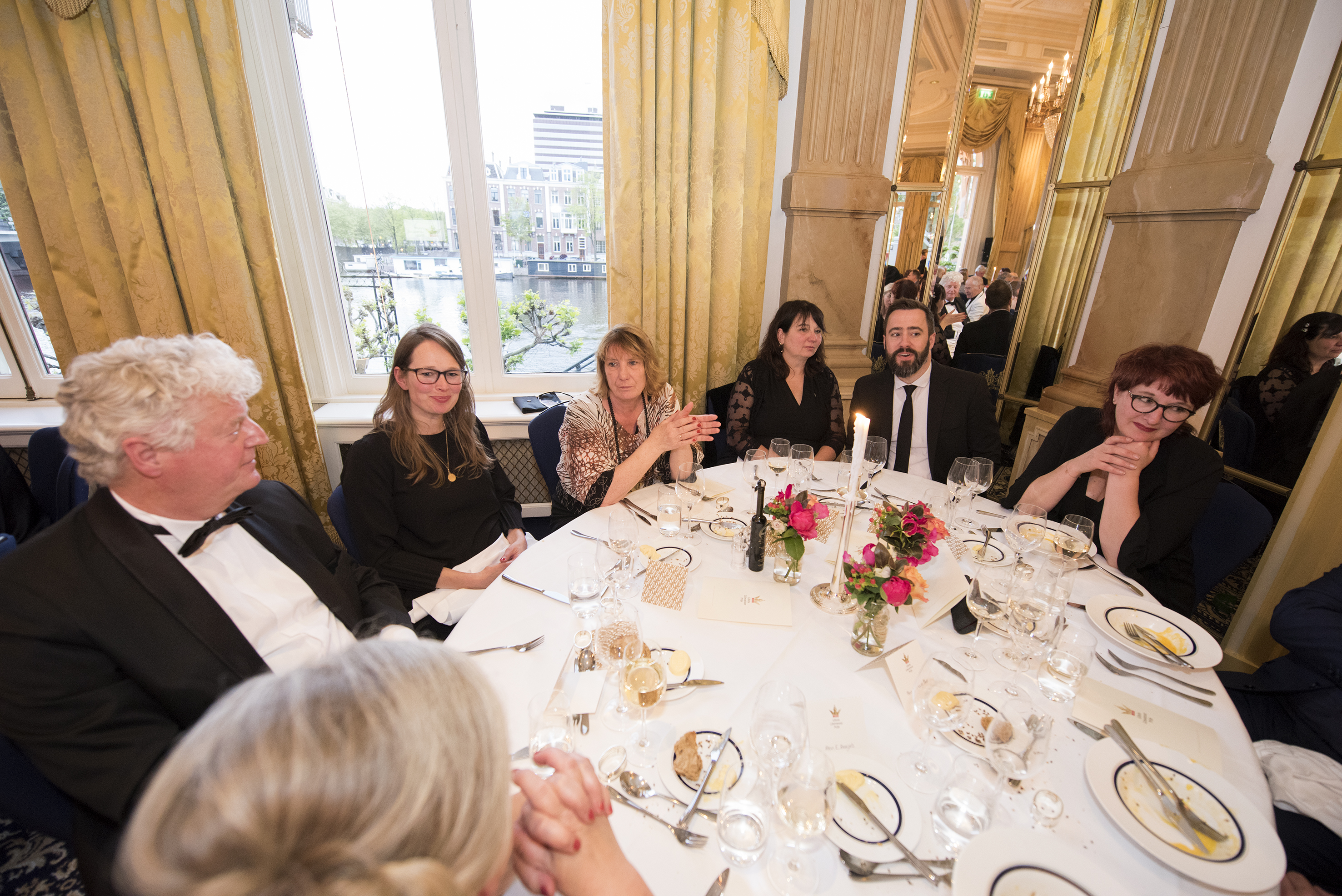 BOEKBLAD - Vaktijdschrift voor boekhandel, uitgeverij, auteurs en ...