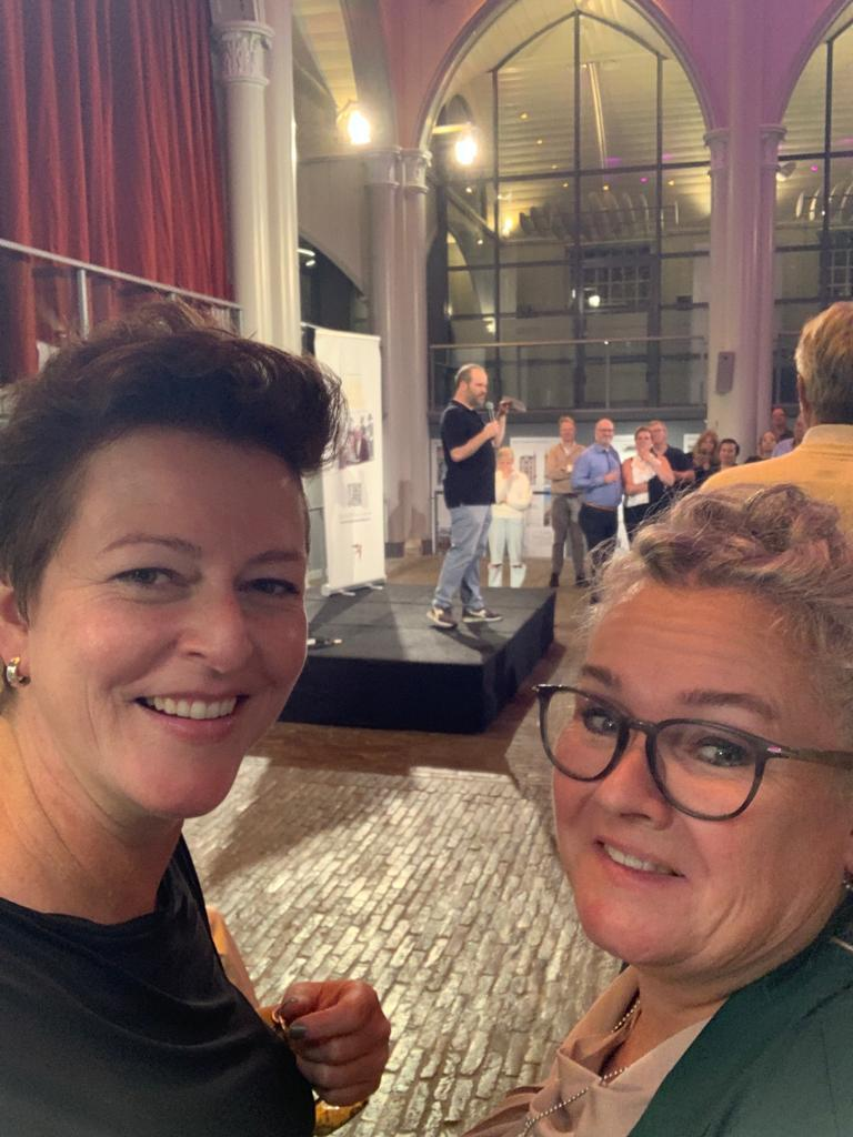 BOEKBLAD - Vaktijdschrift voor boekhandel, uitgeverij, auteurs en ...