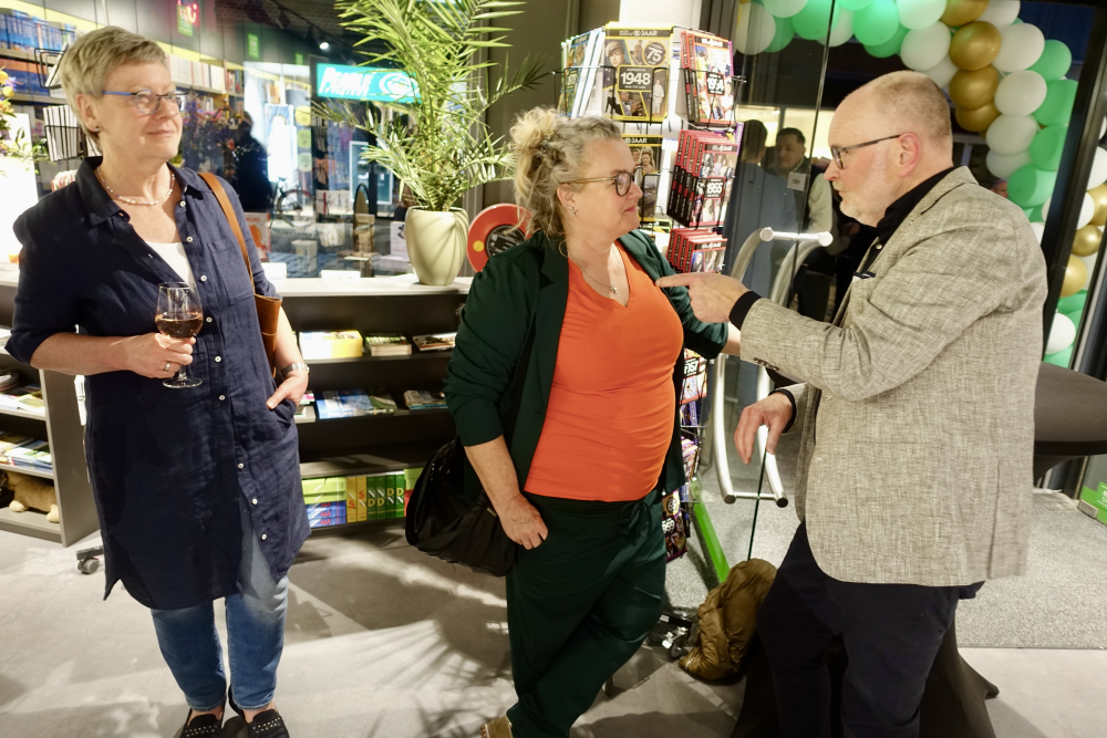 BOEKBLAD - Vaktijdschrift voor boekhandel, uitgeverij, auteurs en ...